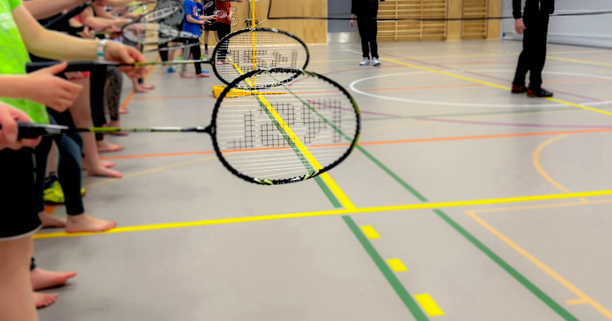 Koulukiertue - Sulkapallo.fi